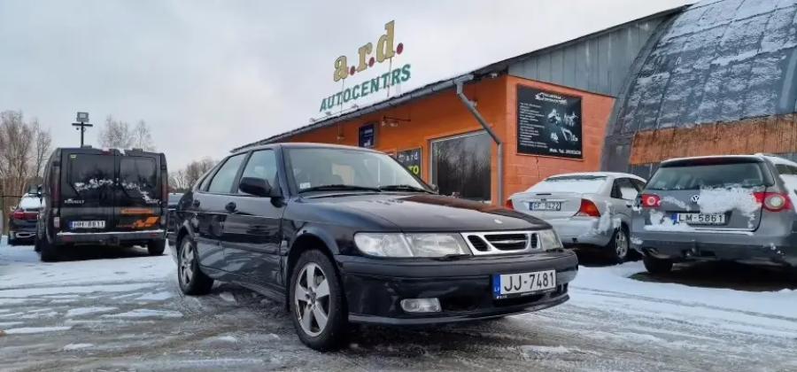 Black Saab 9-3 2002 in Valmiera, with an engine capacity of 2.00 L and mileage of 230 thousand km for 900 €, photo 1 on AUTOMOTO.COM.LV