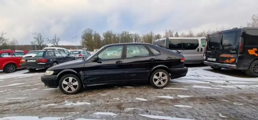 Black Saab 9-3 2002 in Valmiera, with an engine capacity of 2.00 L and mileage of 230 thousand km for 900 €, photo 7 on AUTOMOTO.COM.LV