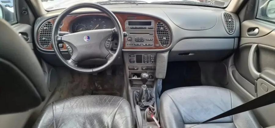 Black Saab 9-3 2002 in Valmiera, with an engine capacity of 2.00 L and mileage of 230 thousand km for 900 €, photo 10 on AUTOMOTO.COM.LV