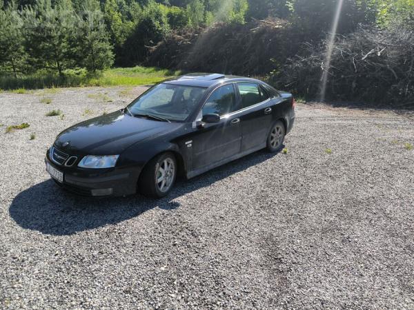 Black Saab 9-3 2003 in Limbazi, with an engine capacity of 2.20 L and mileage of 299 thousand km for 450 €, photo 1 on AUTOMOTO.COM.LV