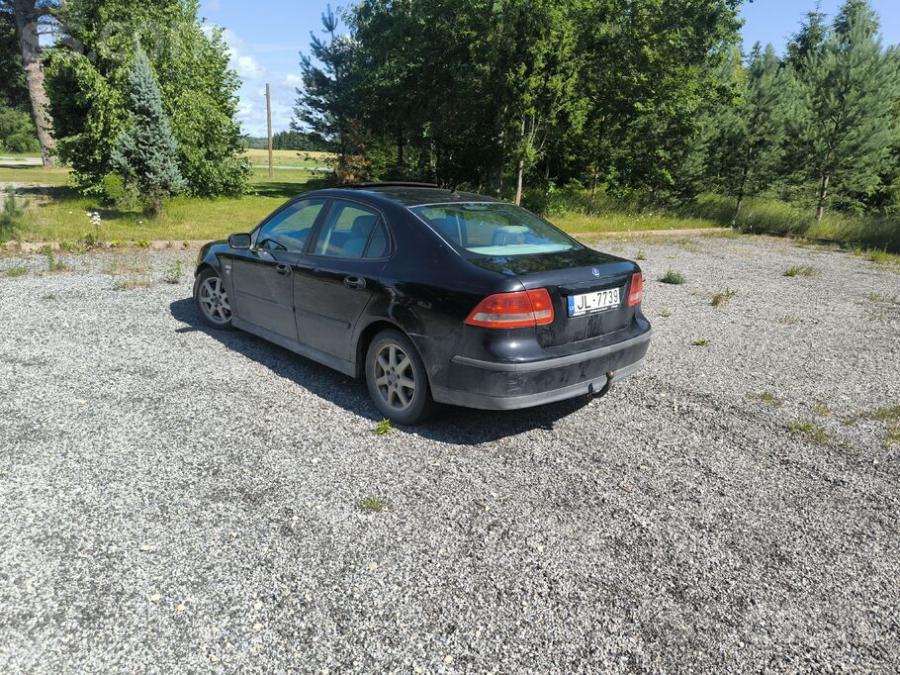 Black Saab 9-3 2003 in Limbazi, with an engine capacity of 2.20 L and mileage of 299 thousand km for 450 €, photo 5 on AUTOMOTO.COM.LV