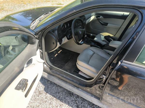 Black Saab 9-3 2003 in Limbazi, with an engine capacity of 2.20 L and mileage of 299 thousand km for 450 €, photo 5 on AUTOMOTO.COM.LV