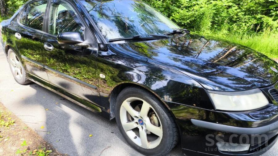 Black Saab 9-3 2003 in Riga, with an engine capacity of 2.00 L and mileage of 364 thousand km for 1200 €, photo 1 on AUTOMOTO.COM.LV