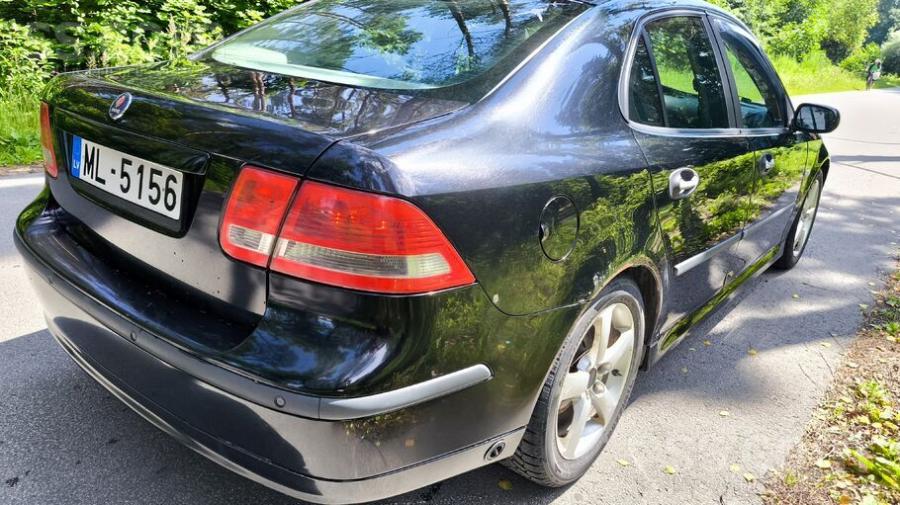 Black Saab 9-3 2003 in Riga, with an engine capacity of 2.00 L and mileage of 364 thousand km for 1200 €, photo 4 on AUTOMOTO.COM.LV