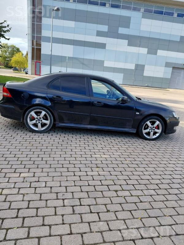 Black Saab 9-3 2003 in Dobele, with an engine capacity of 2.00 L and mileage of 402 thousand km for 1700 €, photo 1 on AUTOMOTO.COM.LV