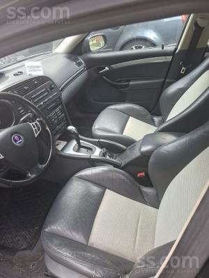 Black Saab 9-3 2003 in Riga, with an engine capacity of 2.00 L and mileage of 364 thousand km for 950 €, photo 6 on AUTOMOTO.COM.LV