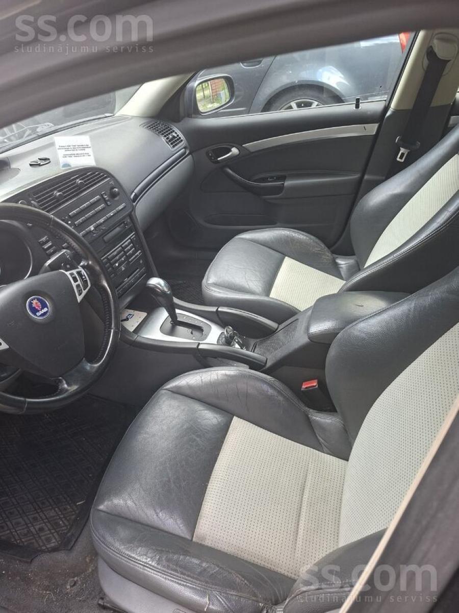 Black Saab 9-3 2003 in Riga, with an engine capacity of 2.00 L and mileage of 364 thousand km for 950 €, photo 6 on AUTOMOTO.COM.LV