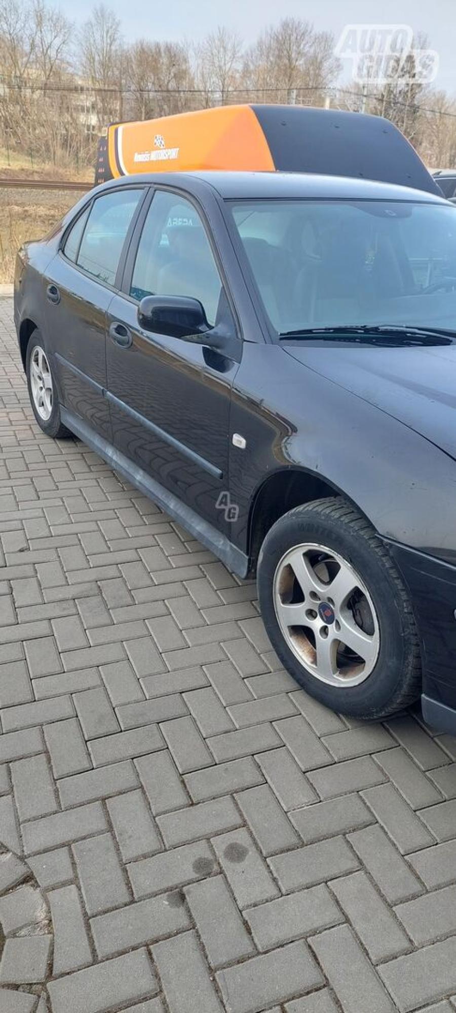 Black Saab 9-3 2004 in Kaunas, with an engine capacity of 1.80 L and mileage of 340 thousand km for 1099 €, photo 5 on AUTOMOTO.COM.LV