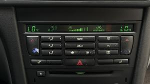 Черный Сааб 9-3 2004 в Таллин, объемом двигателя 1.80 л и пробегом 208 тыс. км за 1350 €, фото 12 на AUTOMOTO.COM.LV