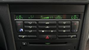 Черный Сааб 9-3 2004 в Таллин, объемом двигателя 1.80 л и пробегом 208 тыс. км за 1350 €, фото 26 на AUTOMOTO.COM.LV