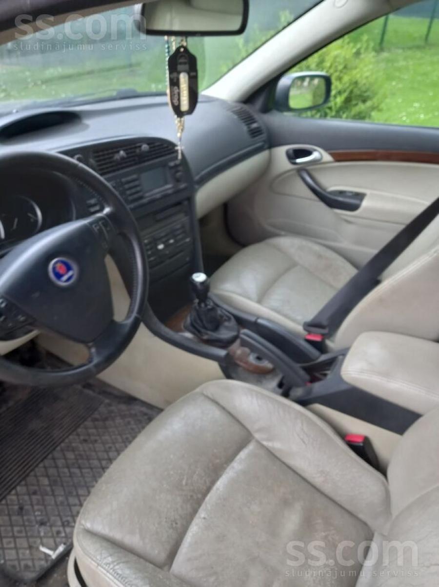 Black Saab 9-3 2004 in Bauska, with an engine capacity of 1.90 L and mileage of 0 thousand km for 300 €, photo 3 on AUTOMOTO.COM.LV