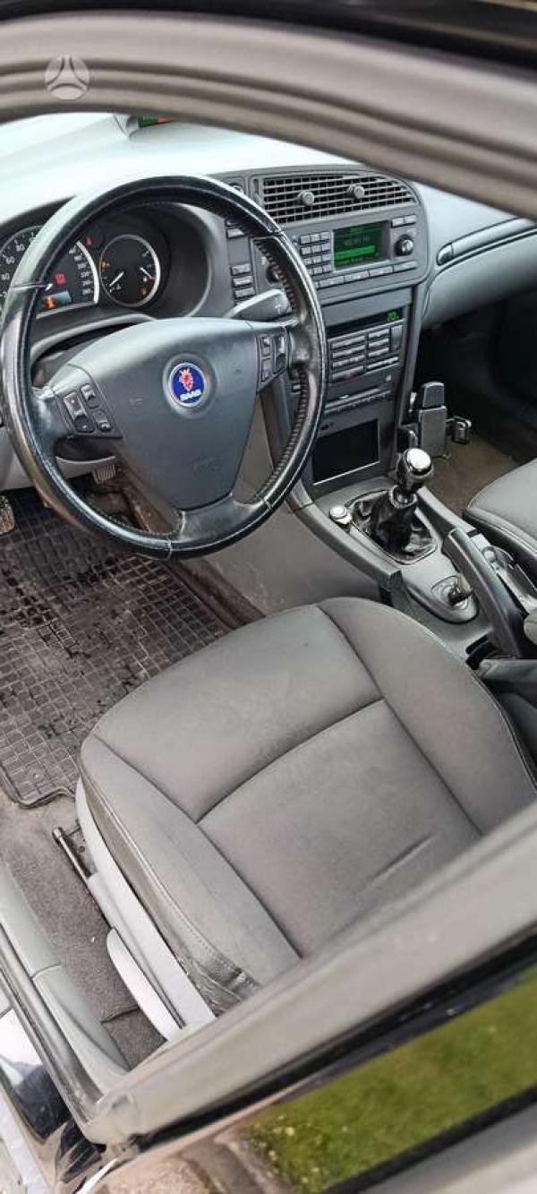 Black Saab 9-3 2004 in Moletai, with an engine capacity of 2.17 L and mileage of 382 thousand km for 1000 €, photo 6 on AUTOMOTO.COM.LV