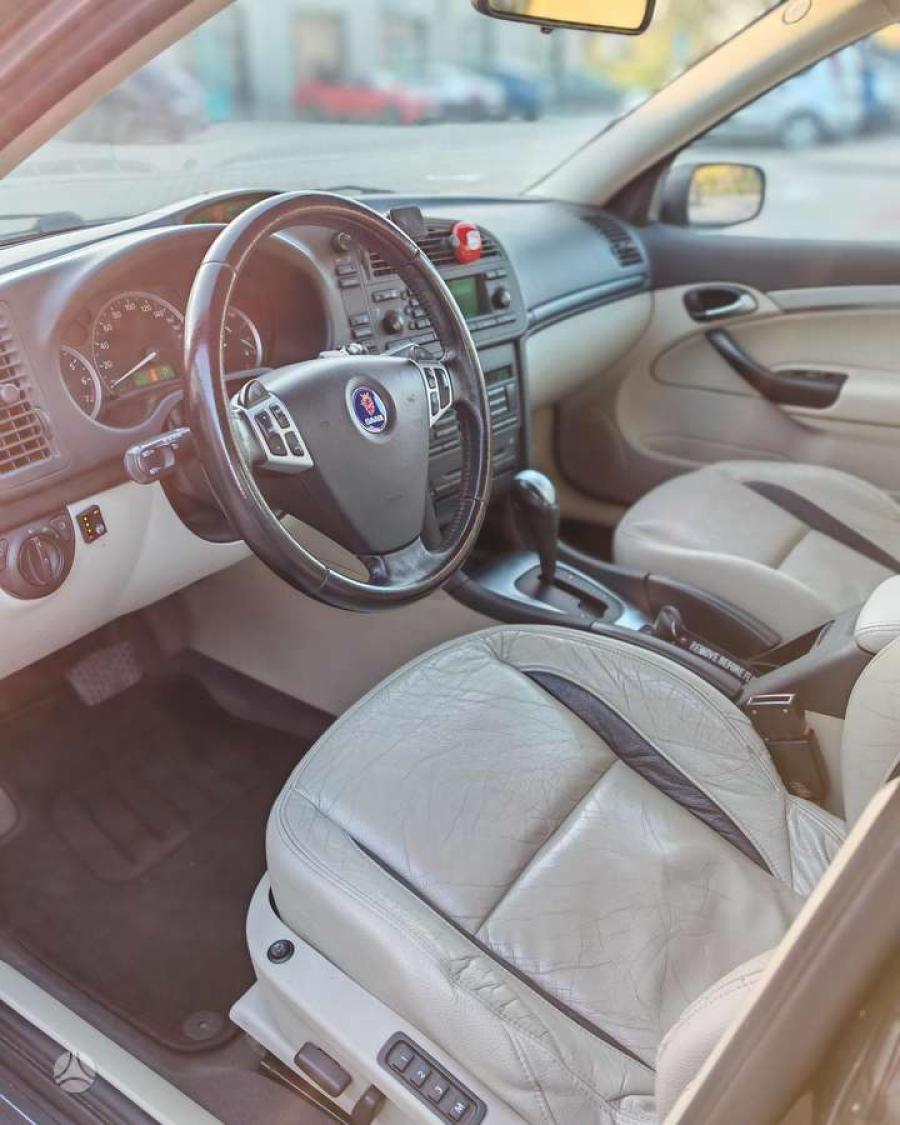 Melns Saab 9-3 2004 Viļņa, ar dzinēja tilpumu 2.00 L un nobraukumu 258 tūkst. km par 2000 €, foto 16 vietnē AUTOMOTO.COM.LV