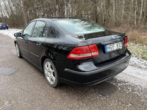 Black Saab 9-3 2005 in Ukmerge, with an engine capacity of 1.90 L and mileage of 321 thousand km for 1400 €, photo 5 on AUTOMOTO.COM.LV