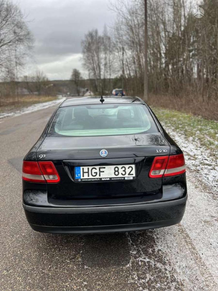 Black Saab 9-3 2005 in Ukmerge, with an engine capacity of 1.90 L and mileage of 321 thousand km for 1400 €, photo 6 on AUTOMOTO.COM.LV