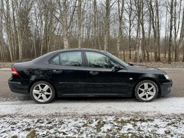 Black Saab 9-3 2005 in Ukmerge, with an engine capacity of 1.90 L and mileage of 321 thousand km for 1400 €, photo 8 on AUTOMOTO.COM.LV