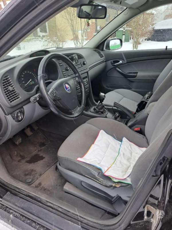 Melns Saab 9-3 2005 Kauņa, ar dzinēja tilpumu 2.17 L un nobraukumu 270 tūkst. km par 700 €, foto 9 vietnē AUTOMOTO.COM.LV