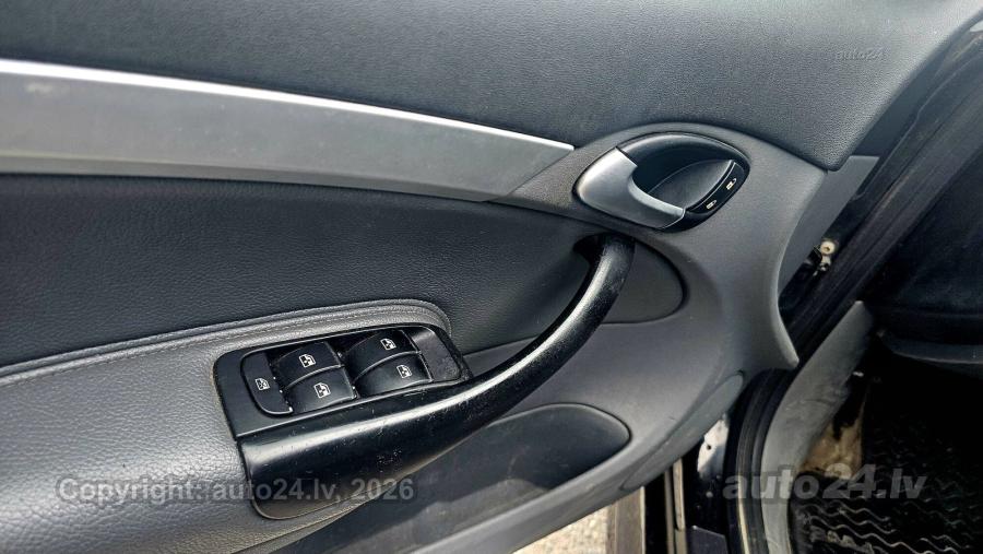 Melns Saab 9-3 2005 Tallina, ar dzinēja tilpumu 1.90 L un nobraukumu 340 tūkst. km par 1390 €, foto 14 vietnē AUTOMOTO.COM.LV