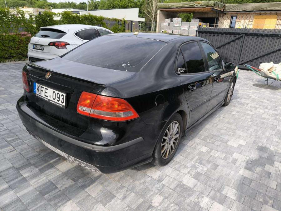 Melns Saab 9-3 2005 Viļņa, ar dzinēja tilpumu 1.90 L un nobraukumu 300 tūkst. km par 650 €, foto 4 vietnē AUTOMOTO.COM.LV
