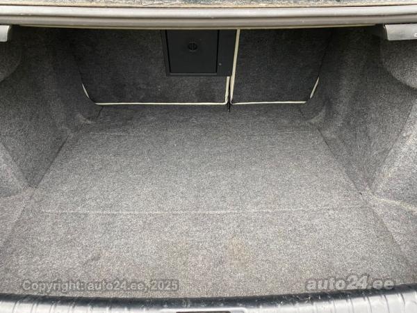 Black Saab 9-3 2008 in Tartu, with an engine capacity of 1.90 L and mileage of 335 thousand km for 2999 €, photo 11 on AUTOMOTO.COM.LV