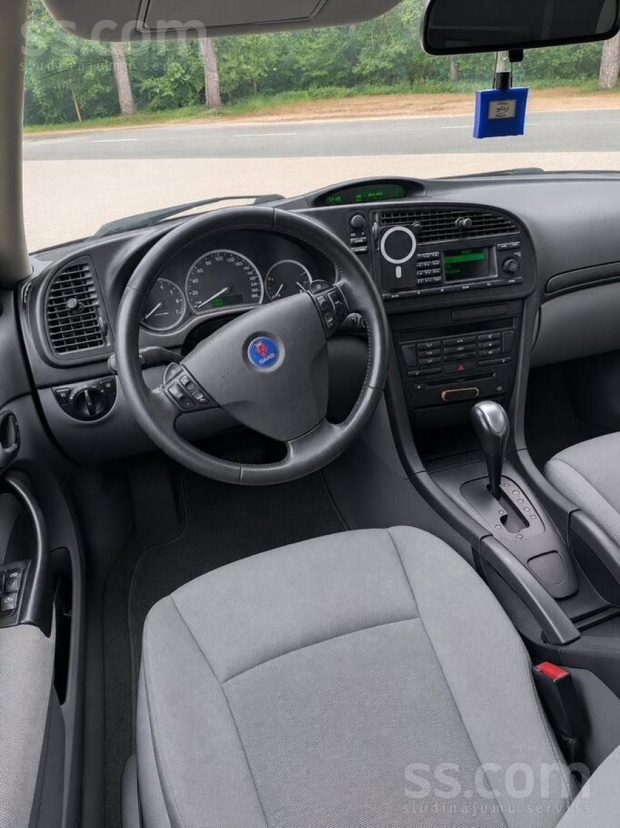 Black Saab 9-3 2005 in Tukums, with an engine capacity of 2.00 L and mileage of 213 thousand km for 1350 €, photo 7 on AUTOMOTO.COM.LV