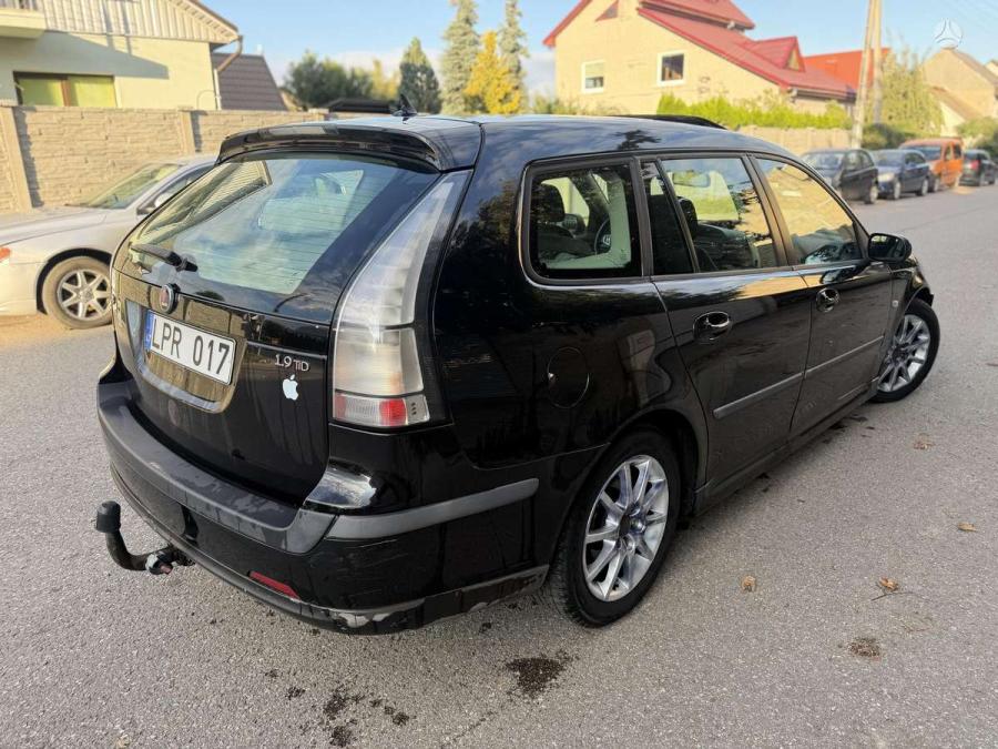 Black Saab 9-3 2005 in Kaunas, with an engine capacity of 1.91 L and mileage of 378 thousand km for 1250 €, photo 6 on AUTOMOTO.COM.LV