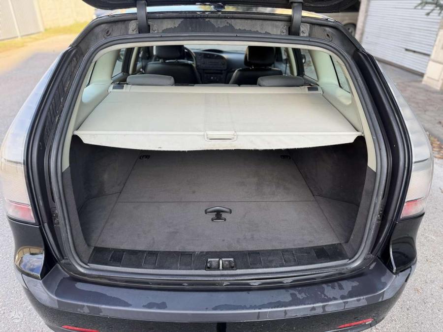 Black Saab 9-3 2005 in Kaunas, with an engine capacity of 1.91 L and mileage of 378 thousand km for 1250 €, photo 11 on AUTOMOTO.COM.LV