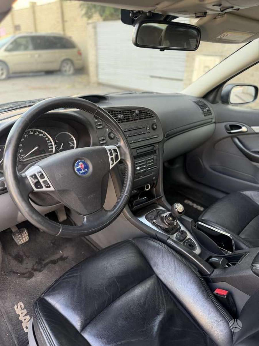 Black Saab 9-3 2005 in Kaunas, with an engine capacity of 1.91 L and mileage of 378 thousand km for 1250 €, photo 17 on AUTOMOTO.COM.LV