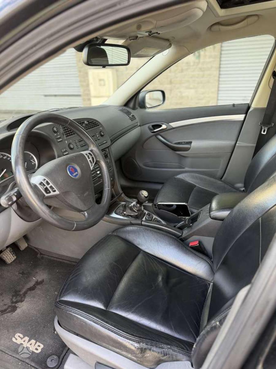 Black Saab 9-3 2005 in Kaunas, with an engine capacity of 1.91 L and mileage of 378 thousand km for 1250 €, photo 18 on AUTOMOTO.COM.LV