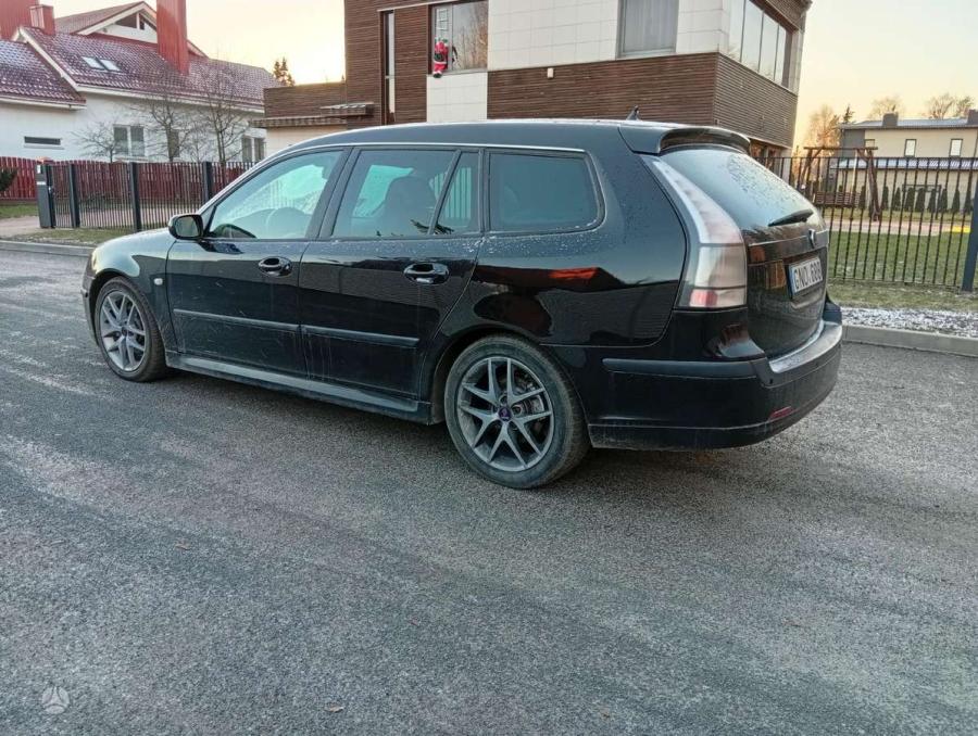 Black Saab 9-3 2006 in Panevezys, with an engine capacity of 1.90 L and mileage of 315 thousand km for 1450 €, photo 5 on AUTOMOTO.COM.LV