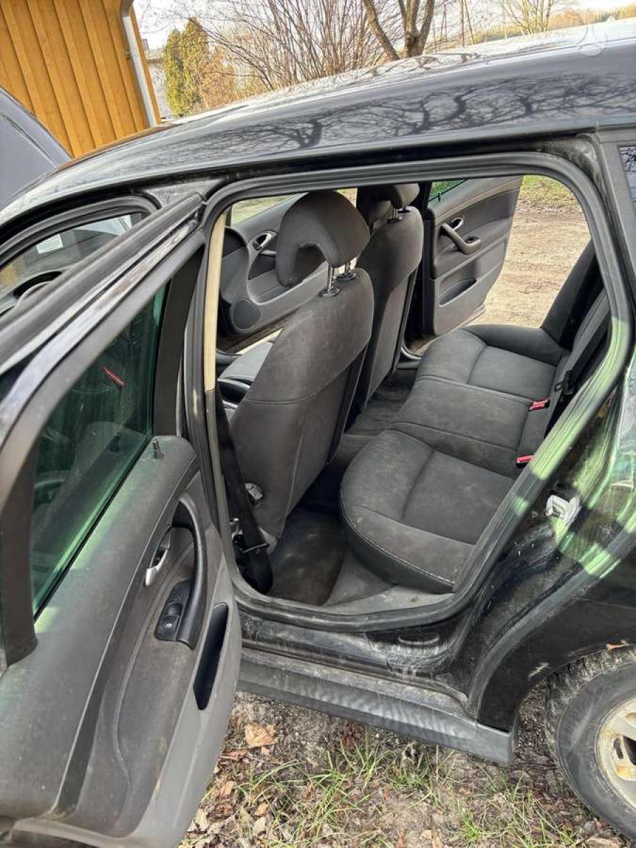 Black Saab 9-3 2006 in Klaipeda, with an engine capacity of 1.91 L and mileage of 400 thousand km for 850 €, photo 15 on AUTOMOTO.COM.LV