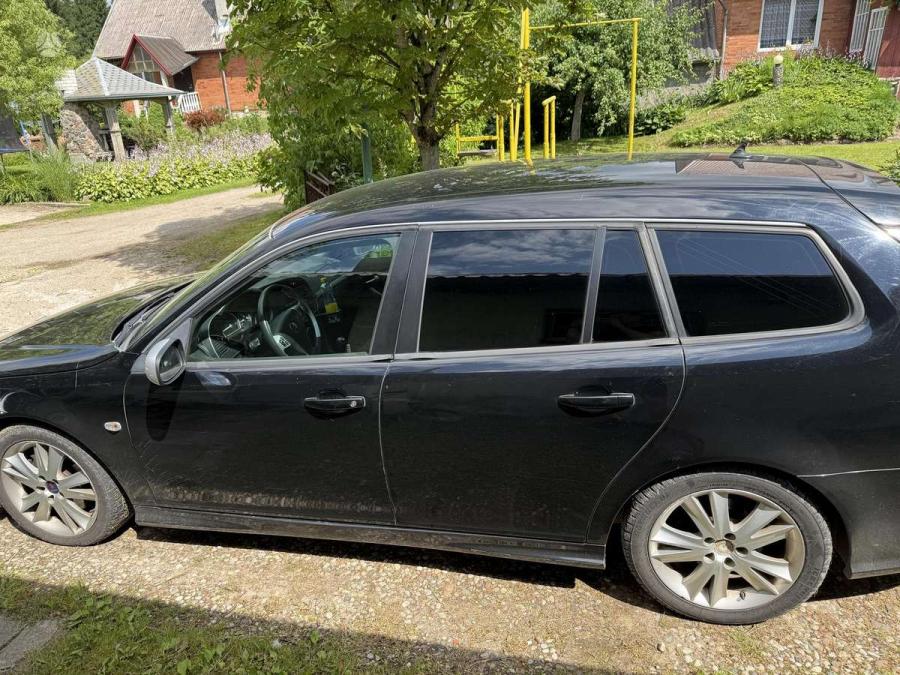 Black Saab 9-3 2008 in Taurage, with an engine capacity of 1.91 L and mileage of 295 thousand km for 1600 €, photo 3 on AUTOMOTO.COM.LV