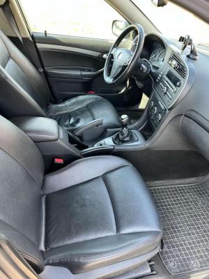 Black Saab 9-3 2009 in Kaunas, with an engine capacity of 1.91 L and mileage of 337 thousand km for 1100 €, photo 9 on AUTOMOTO.COM.LV