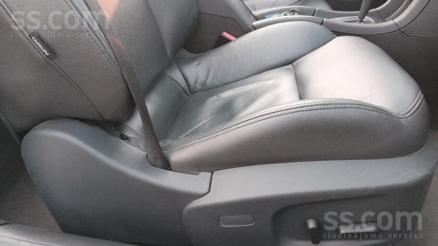 Blue Saab 9-3 2008 in Riga, with an engine capacity of 1.90 L and mileage of 192 thousand km for 8500 €, photo 11 on AUTOMOTO.COM.LV
