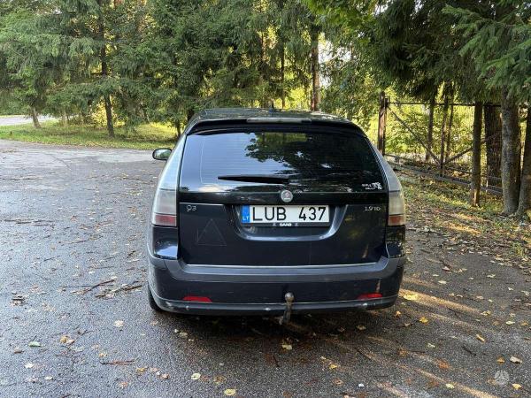 Saab 9-3 2006 in Sirvintos on AUTOMOTO.COM.LV Blue Saab 9-3 2006 in Sirvintos, with an engine capacity of 1.91 L and mileage of 343 thousand km for 800 €, photo 5 on AUTOMOTO.COM.LV