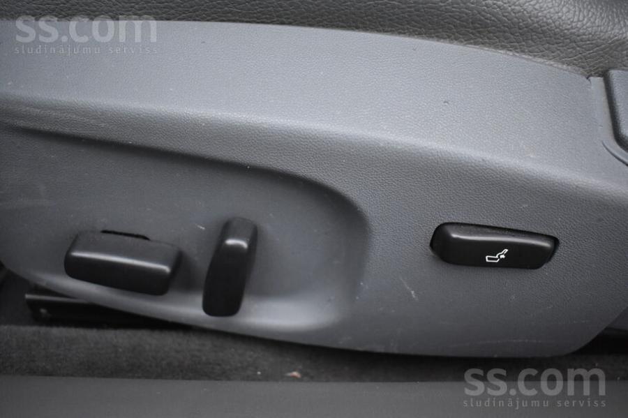 Grey Saab 9-3 2005 in Talsi, with an engine capacity of 2.00 L and mileage of 330 thousand km for 5900 €, photo 12 on AUTOMOTO.COM.LV