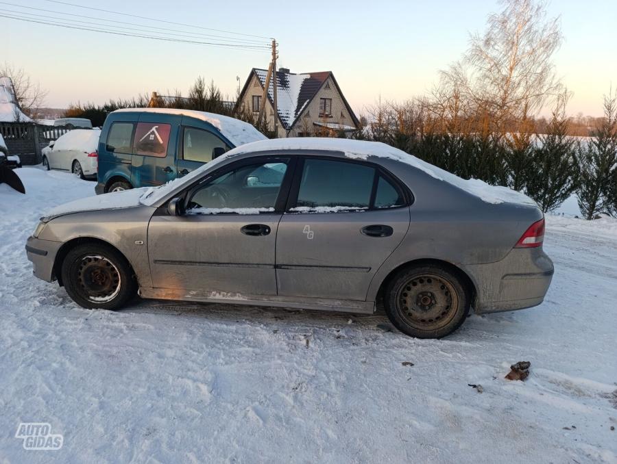 Pelēks Saab 9-3 2003 Panevēža, ar dzinēja tilpumu 2.20 L un nobraukumu 300 tūkst. km par 400 €, foto 3 vietnē AUTOMOTO.COM.LV