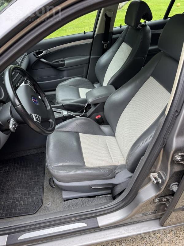 Grey Saab 9-3 2003 in Riga, with an engine capacity of 2.00 L and mileage of 205 thousand km for 5000 €, photo 3 on AUTOMOTO.COM.LV