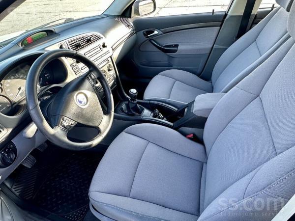 Pelēks Saab 9-3 2004 Rīga, ar dzinēja tilpumu 2.20 L un nobraukumu 387 tūkst. km par 1300 €, foto 5 vietnē AUTOMOTO.COM.LV