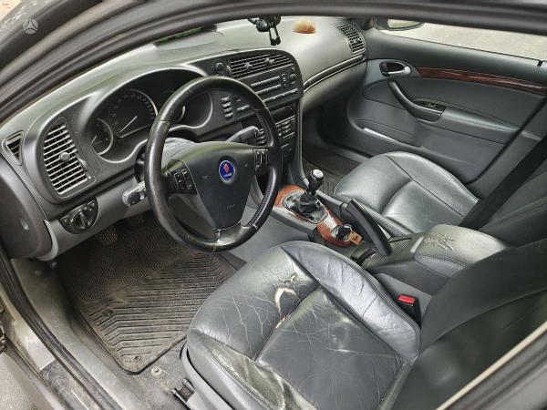 Сааб 9-3 2004 в Вильнюс на AUTOMOTO.COM.LV Серый Сааб 9-3 2004 в Вильнюс, объемом двигателя 2.17 л и пробегом 297 тыс. км за 1000 €, фото 7 на AUTOMOTO.COM.LV