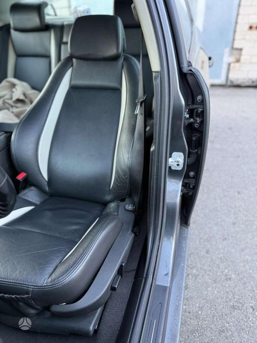 Pelēks Saab 9-3 2010 Panevēža, ar dzinēja tilpumu 1.91 L un nobraukumu 305 tūkst. km par 4500 €, foto 20 vietnē AUTOMOTO.COM.LV