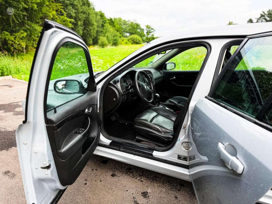 Grey Saab 9-3 2008 in Kaunas, with an engine capacity of 1.91 L and mileage of 214 thousand km for 2500 €, photo 8 on AUTOMOTO.COM.LV