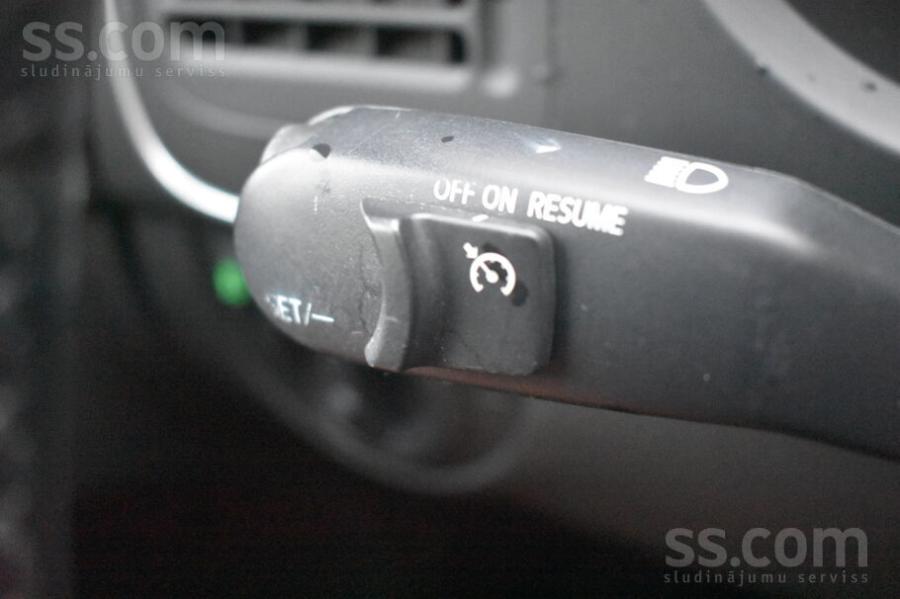 Grey Saab 9-3 2009 in Talsi, with an engine capacity of 1.90 L and mileage of 197 thousand km for 5500 €, photo 13 on AUTOMOTO.COM.LV