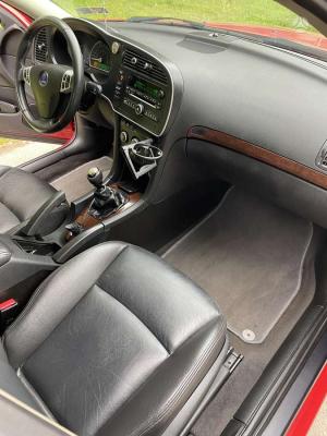 Red Saab 9-3 2009 in Kelme, with an engine capacity of 2.00 L and mileage of 115 thousand km for 2850 €, photo 6 on AUTOMOTO.COM.LV