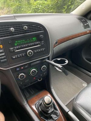 Red Saab 9-3 2009 in Kelme, with an engine capacity of 2.00 L and mileage of 115 thousand km for 2850 €, photo 9 on AUTOMOTO.COM.LV