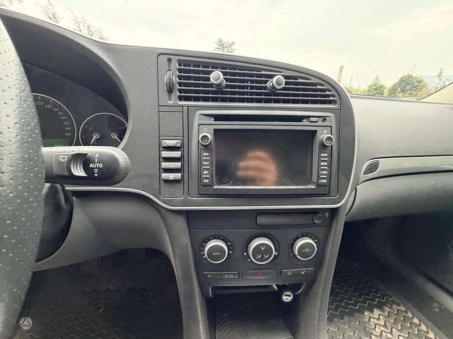 Red Saab 9-3 2007 in Kazlu Ruda, with an engine capacity of 1.91 L and mileage of 234 thousand km for 1600 €, photo 10 on AUTOMOTO.COM.LV