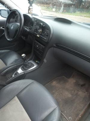 Saab 9-3 2003 in Mazeikiai, with an engine capacity of 2.20 L and mileage of 389 thousand km for 600 €, photo 3 on AUTOMOTO.COM.LV