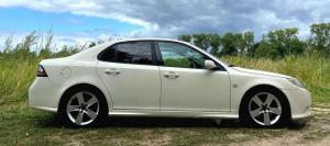 White Saab 9-3 2008 in Vilnius, with an engine capacity of 2.00 L and mileage of 309 thousand km for 2100 €, photo 3 on AUTOMOTO.COM.LV