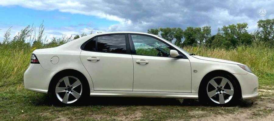 White Saab 9-3 2008 in Vilnius, with an engine capacity of 2.00 L and mileage of 309 thousand km for 2100 €, photo 3 on AUTOMOTO.COM.LV