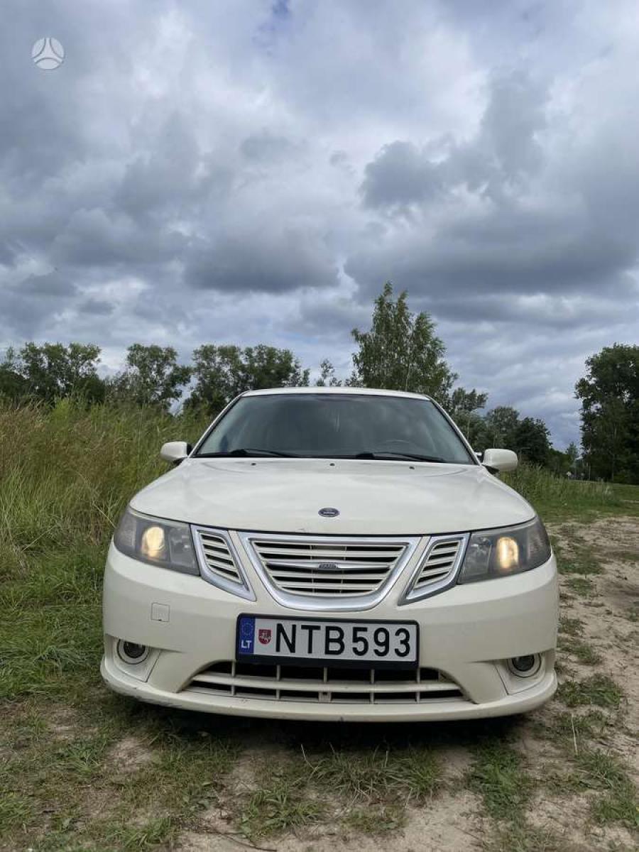 White Saab 9-3 2008 in Vilnius, with an engine capacity of 2.00 L and mileage of 309 thousand km for 2100 €, photo 5 on AUTOMOTO.COM.LV